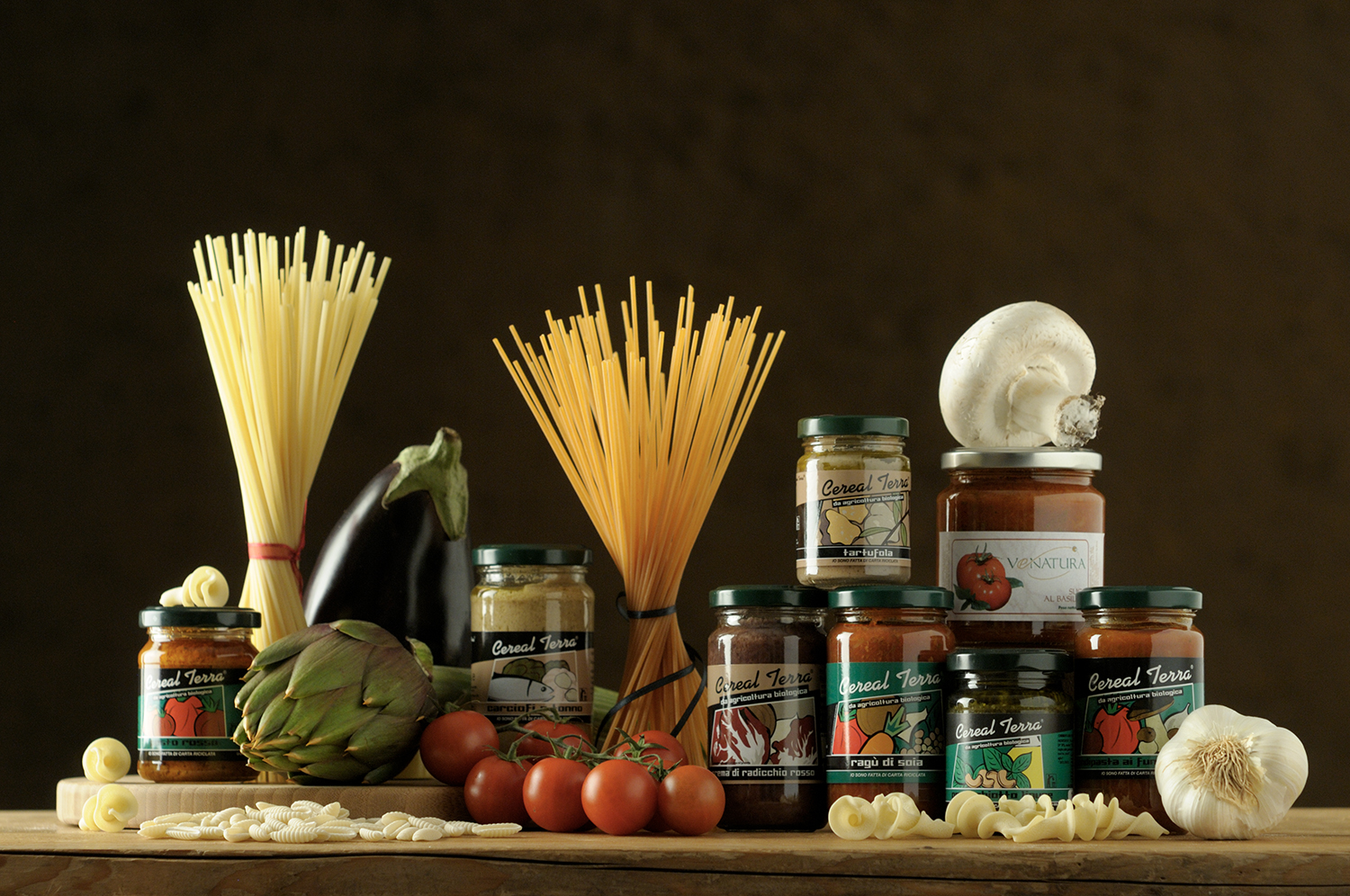 Italian cooking sauces; tomatoes, pesto, artichokes | Isola Buona
